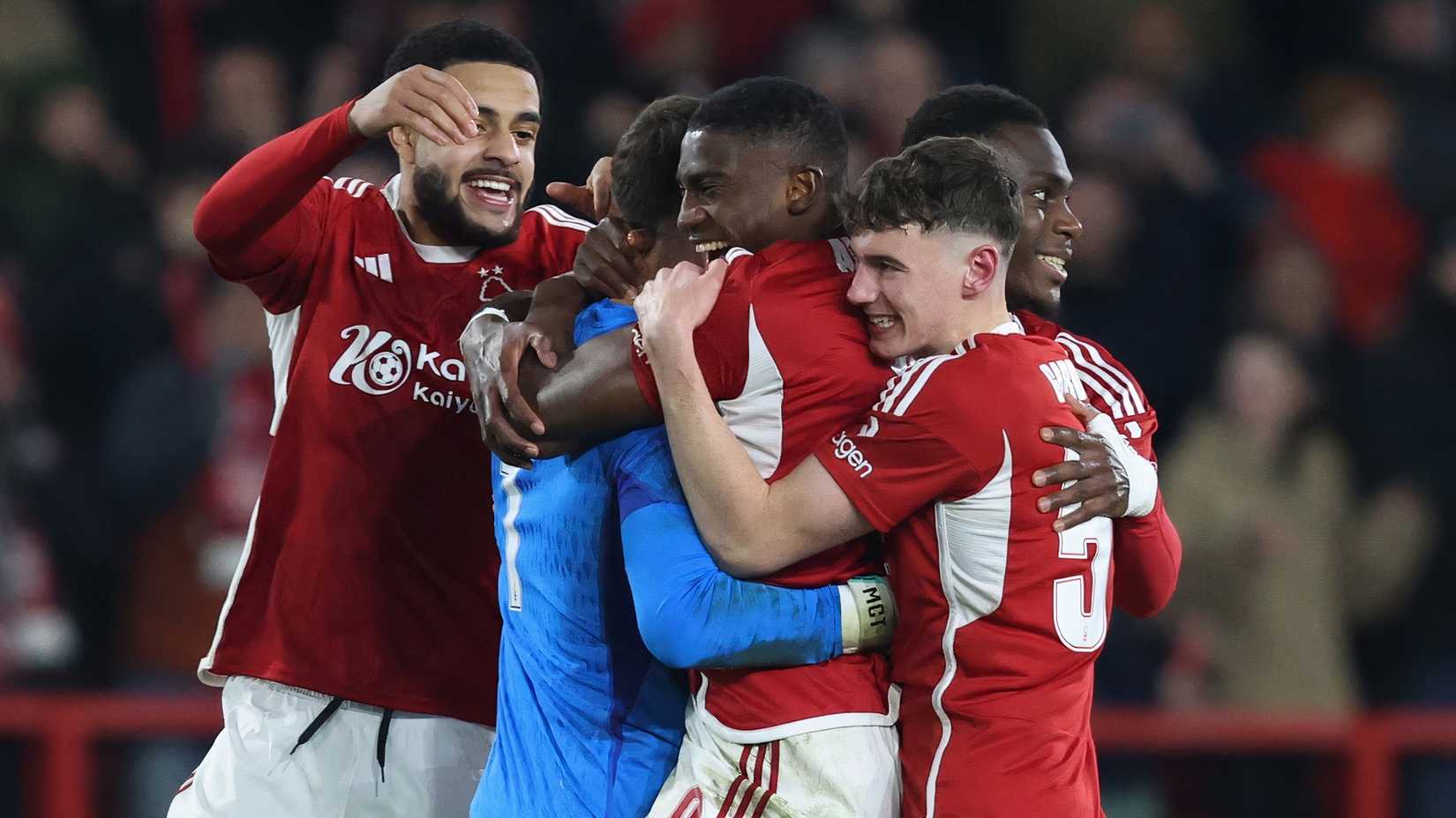 Lincoln City pushing to beat Walsall and Bradford City to Nottingham ...
