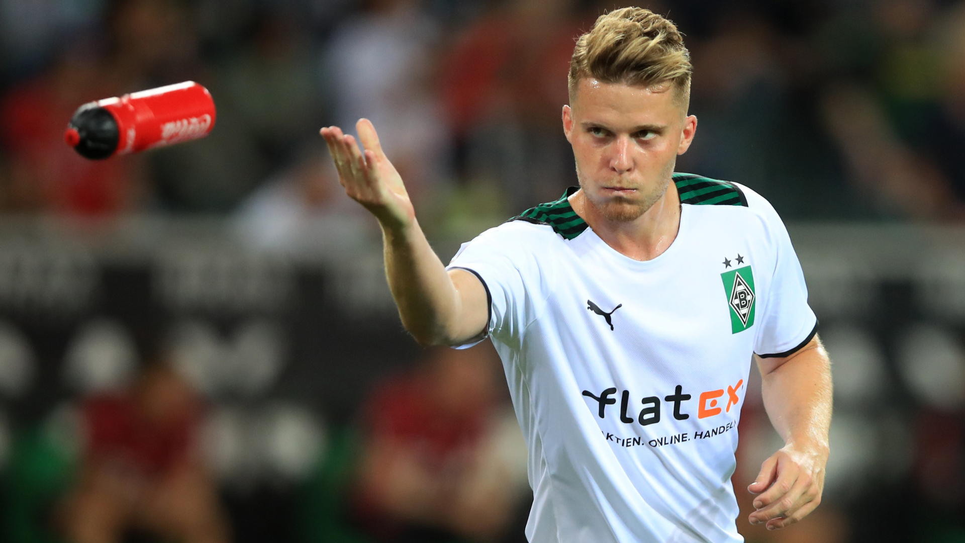 Who is Leeds United and Wolves target Nico Elvedi?