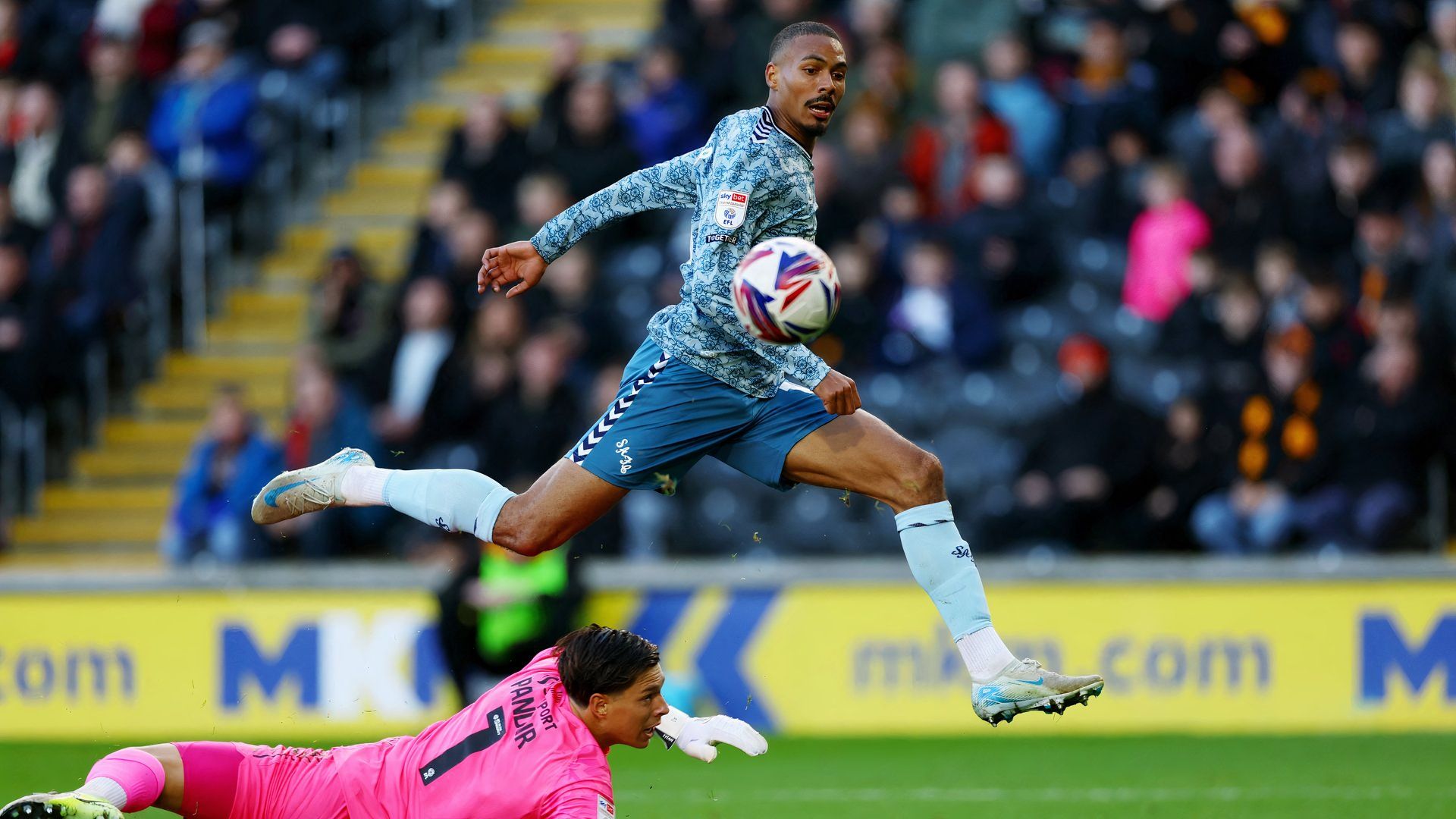 Sunderland AFC: £10m+ fee touted for Leeds United, Spurs target Wilson ...