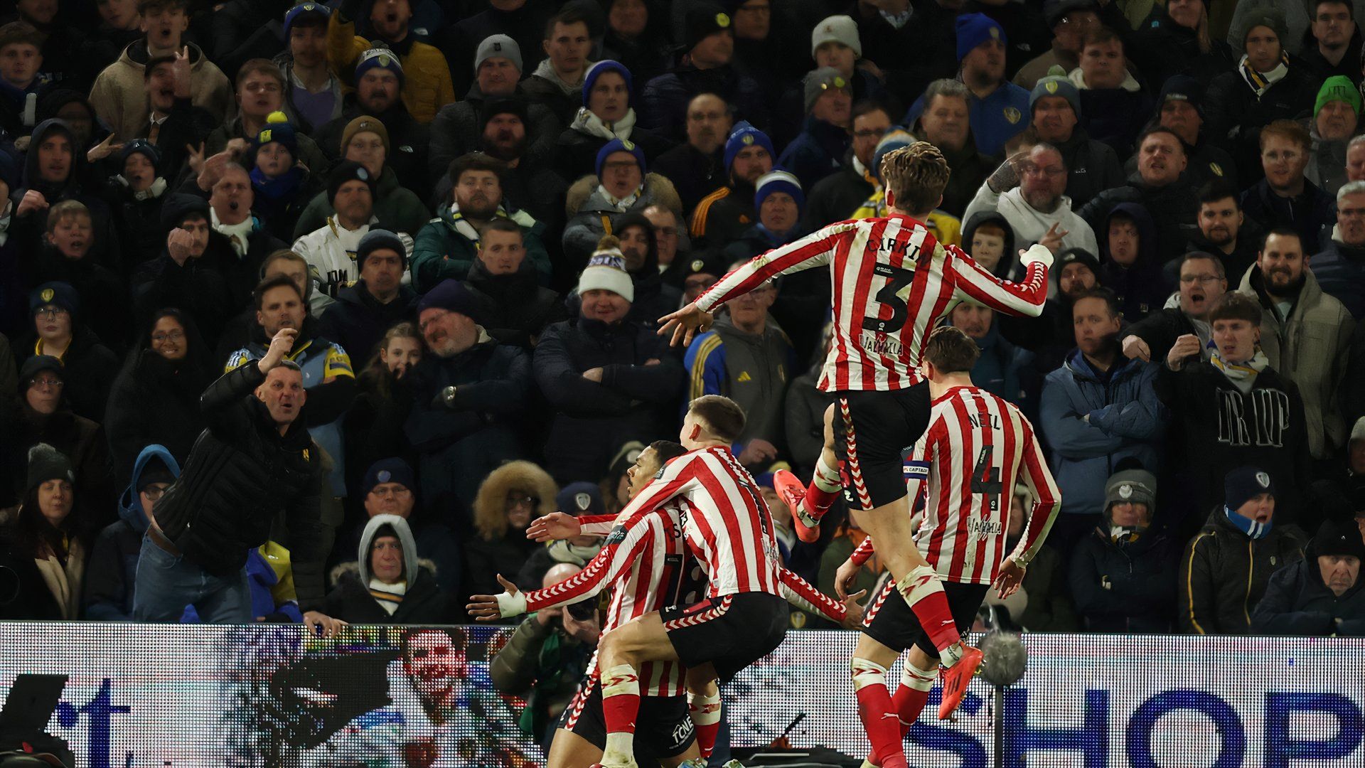 Leeds United 2-1 Sunderland AFC: Report, ratings, Farke, Le Bris reaction after Struijk heroics