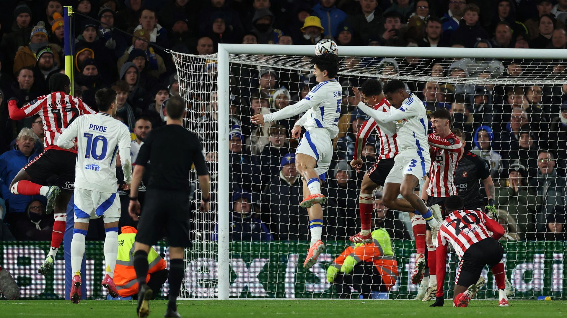 Leeds United 2-1 Sunderland AFC: Report, ratings, Farke, Le Bris ...