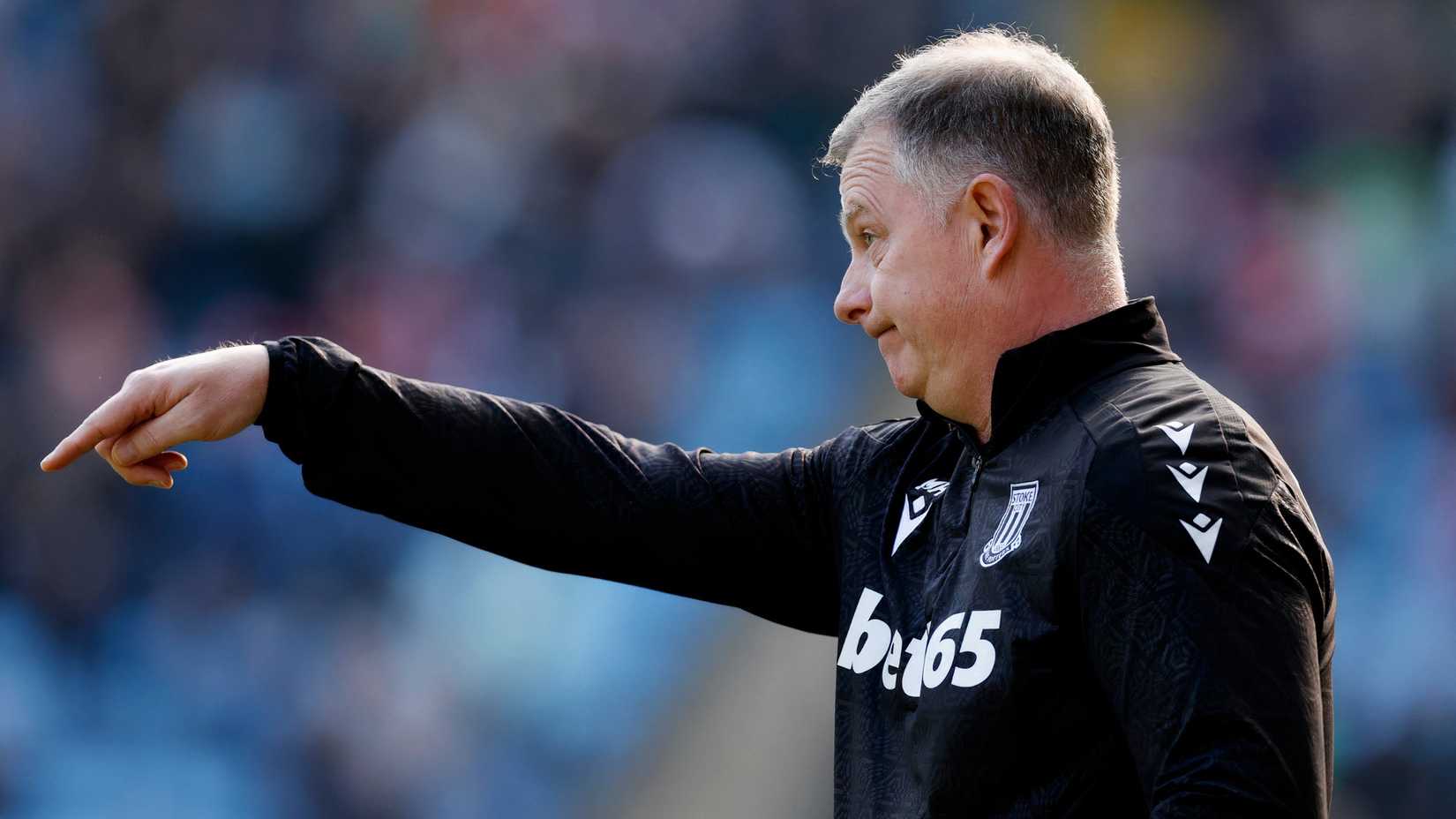 Stoke City, Mark Robins urged to strike "statement" transfer deal for ...