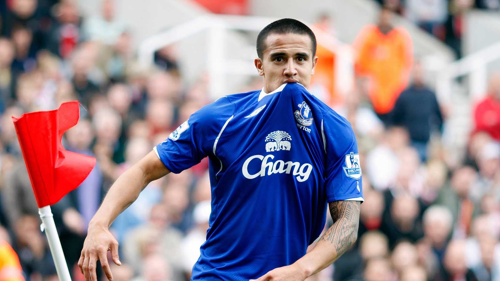 Tim Cahill iconic Millwall celebration before Everton corner flag trademark