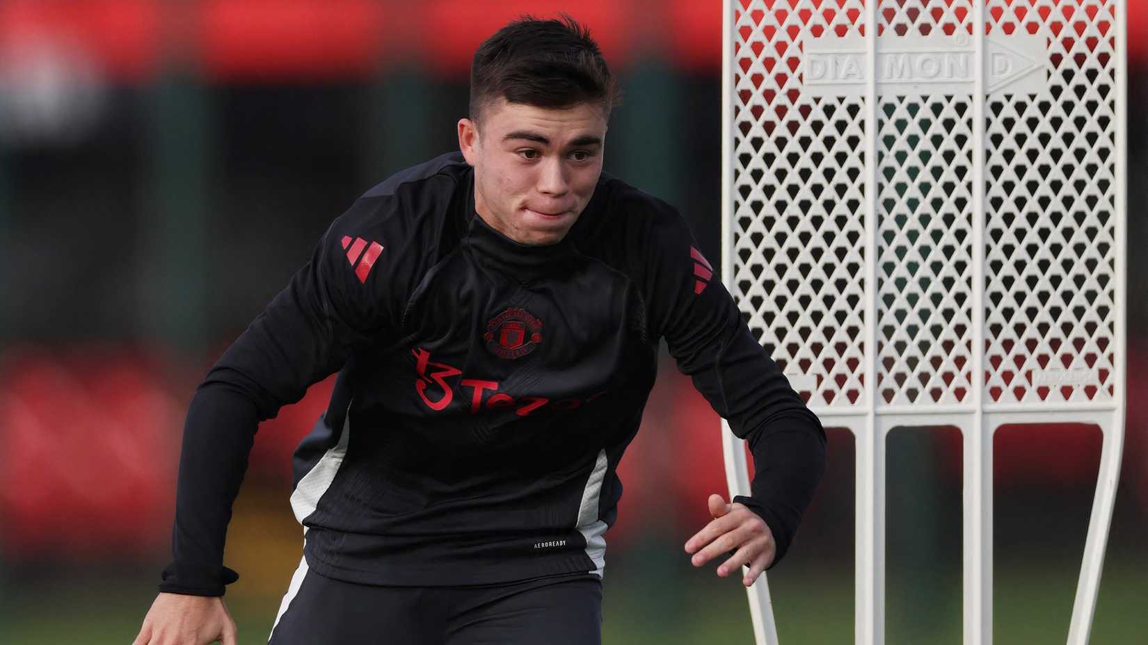 Harry Amass breaks silence after leaving Man Utd for Sheffield Wednesday