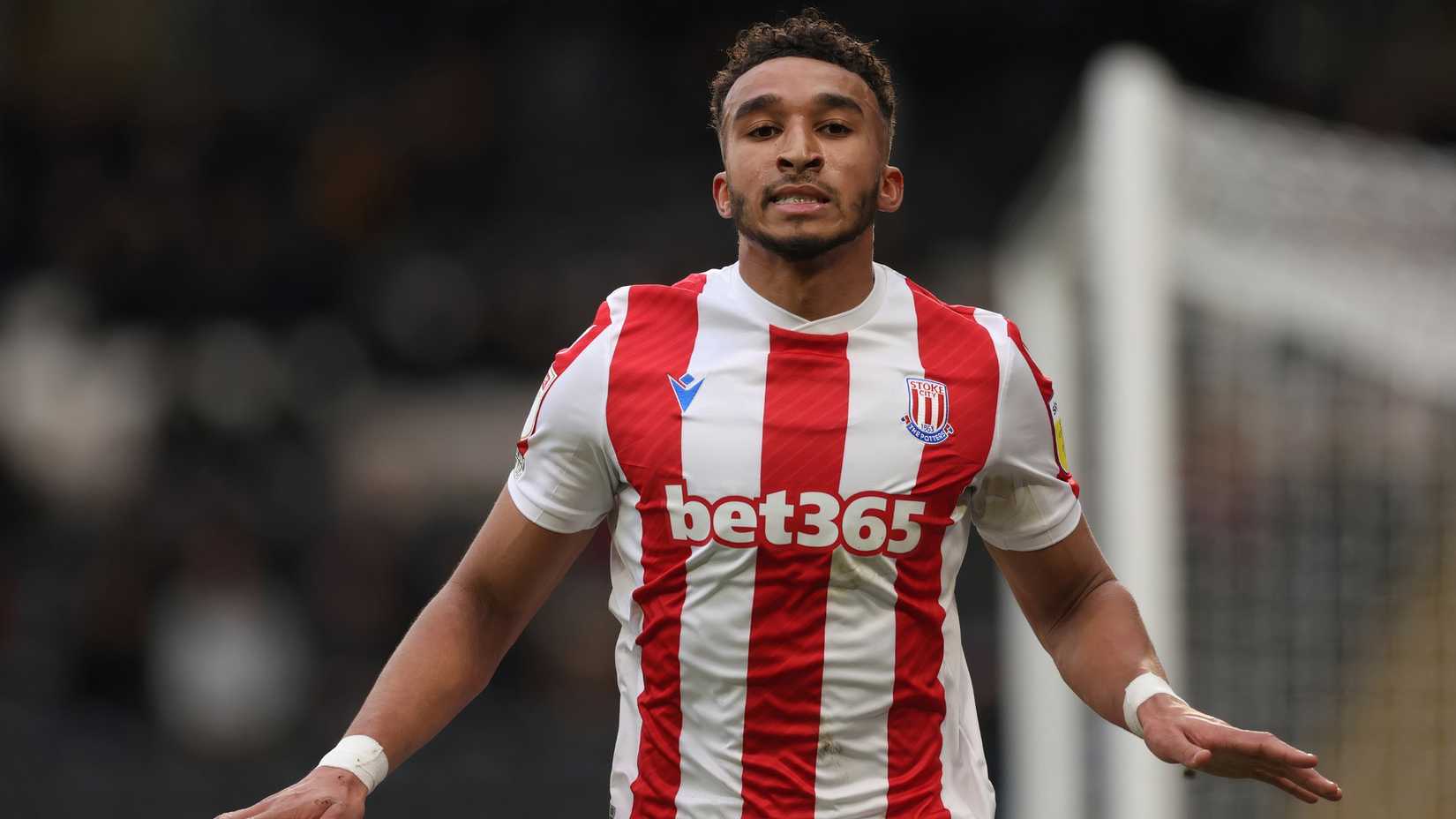 Bristol City suffer transfer setback as deal for Luton Town's Jacob ...