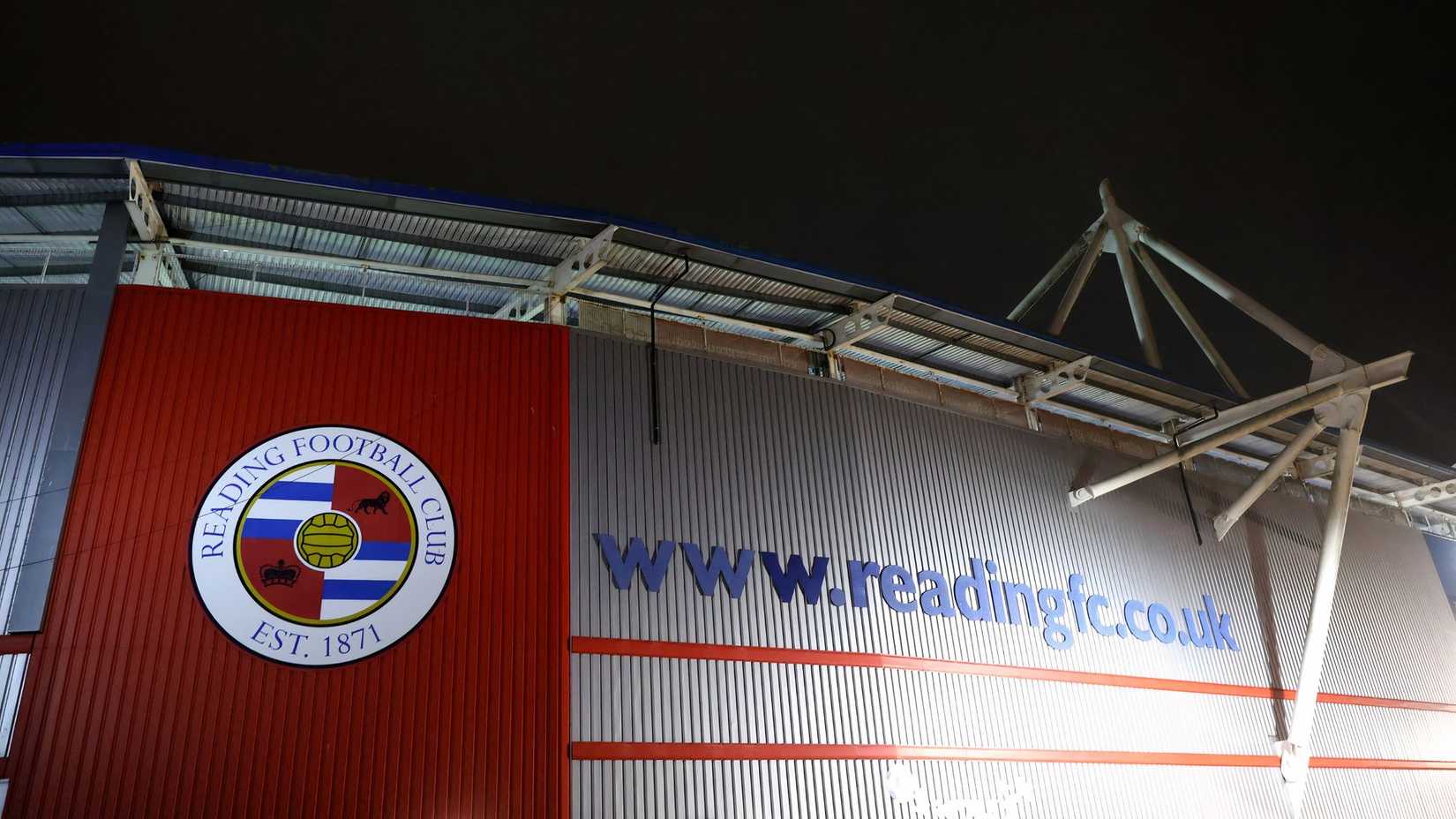 Reading FC manager Noel Hunt under increasing pressure - calls for ...