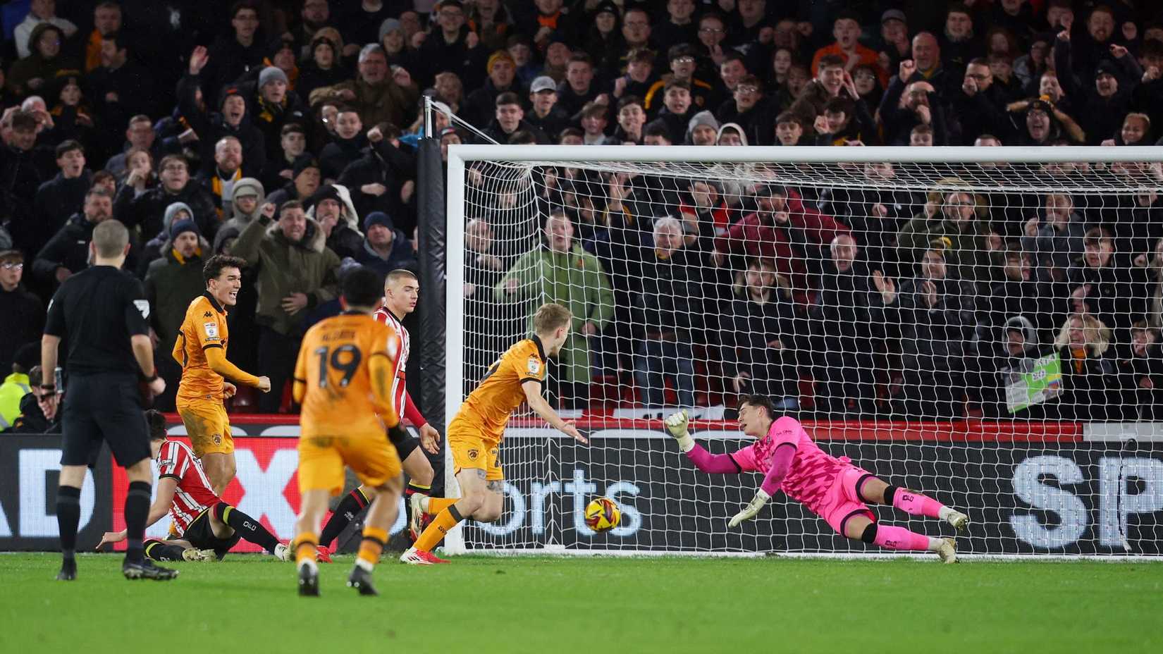 Reading FC join Bolton Wanderers in transfer hunt for Hull City left ...