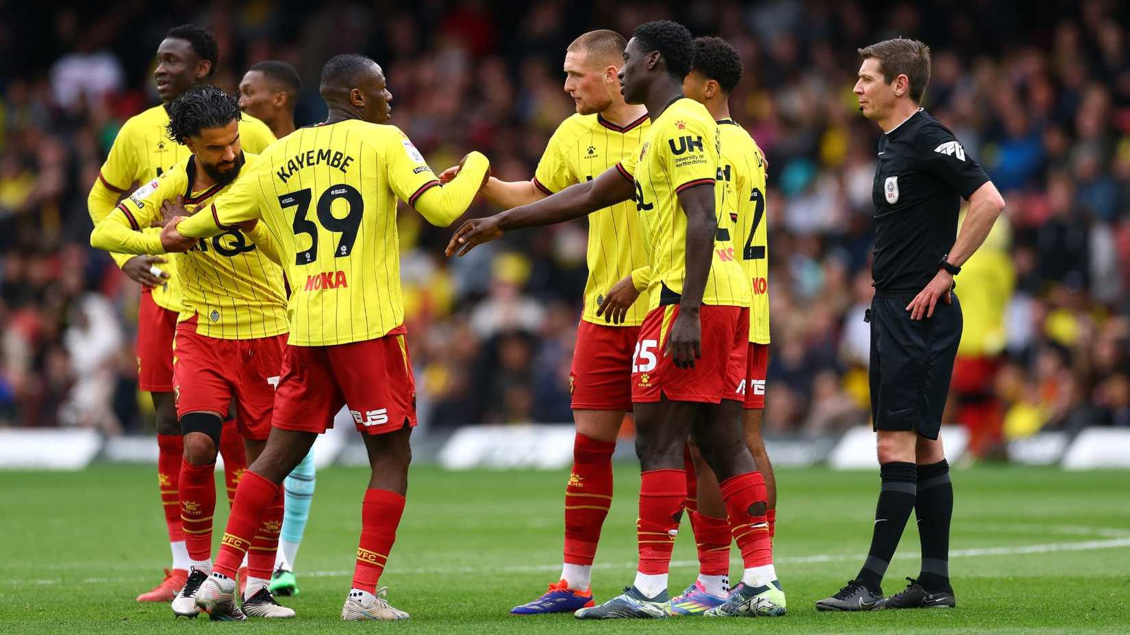 How much EFL referees are paid compared to Premier League refs