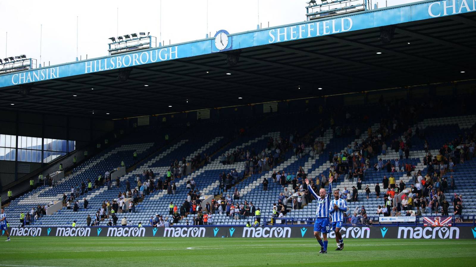 Man United and Liverpool launch Sheffield Wednesday raid