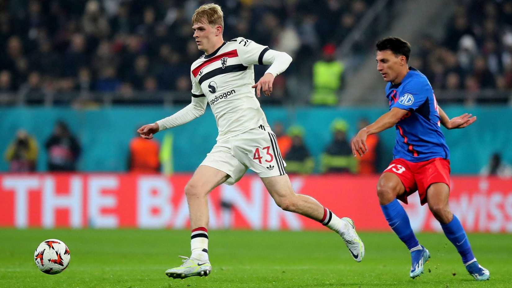 West Brom warned "Man United will be frustrated" at Toby Collyer situation