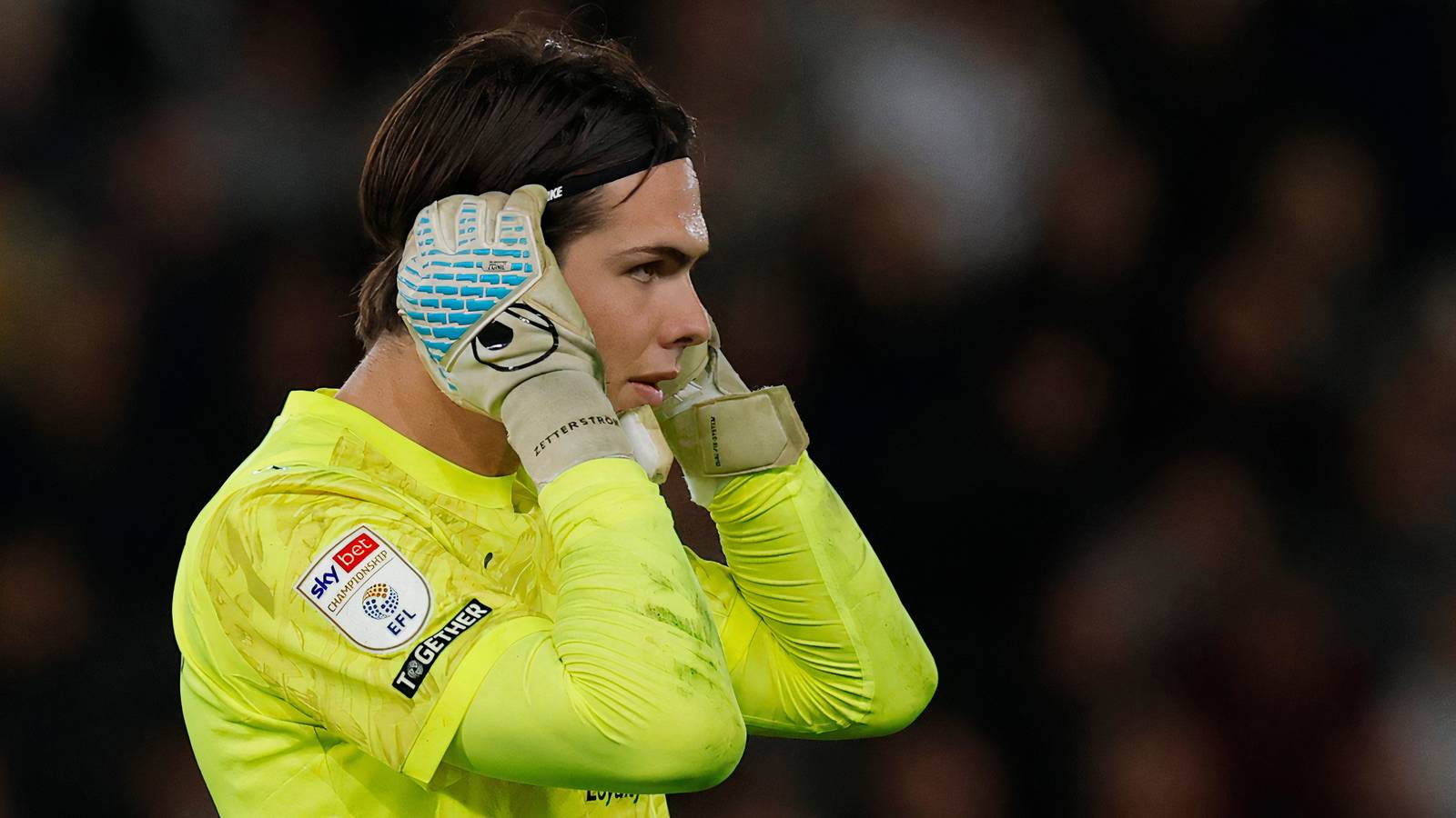 Derby County goalkeeper Jacob Widell Zetterstrom urged to snub "silly ...