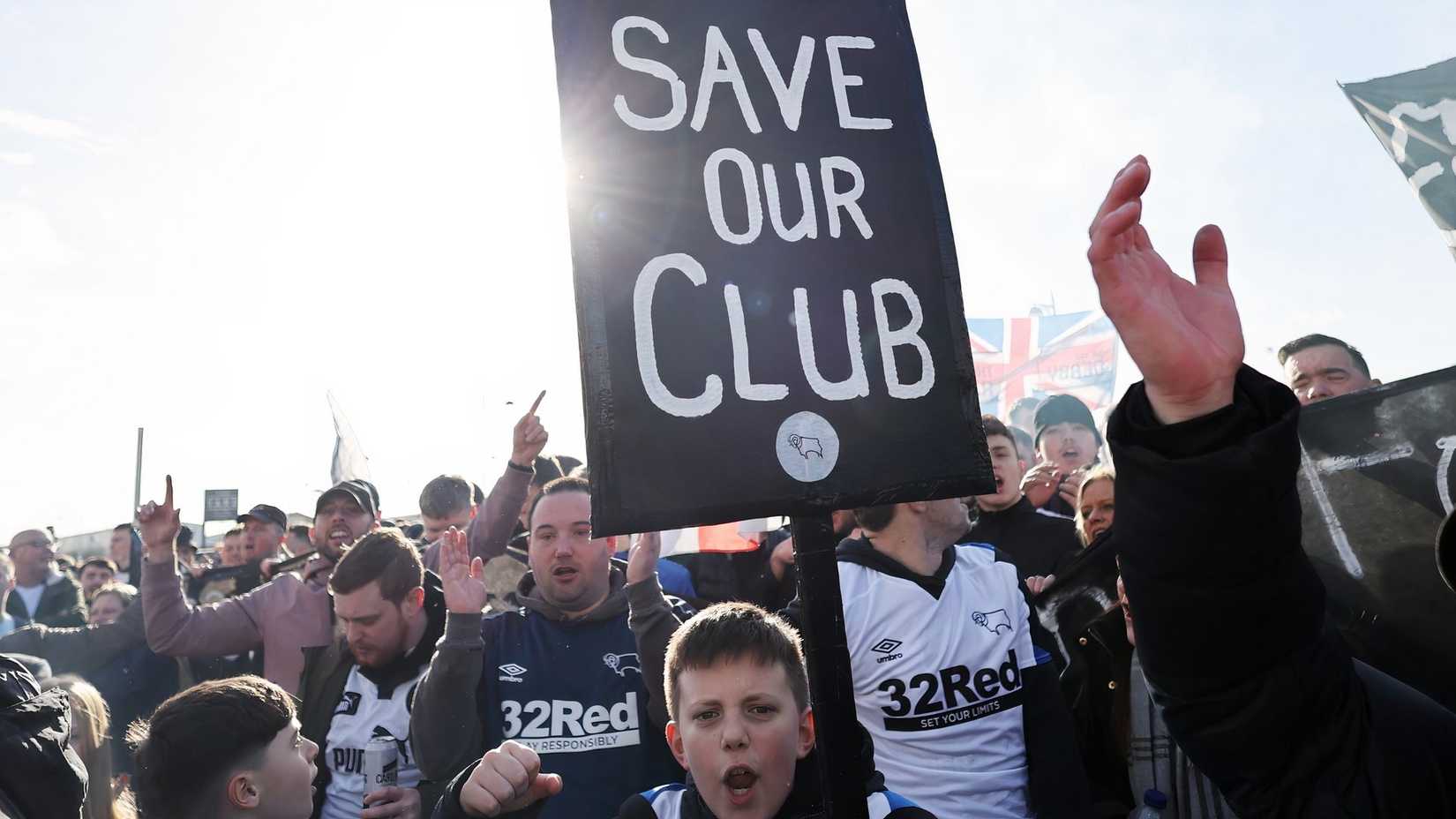 Derby County fans didn't do the one thing Nottingham Forest supporters ...
