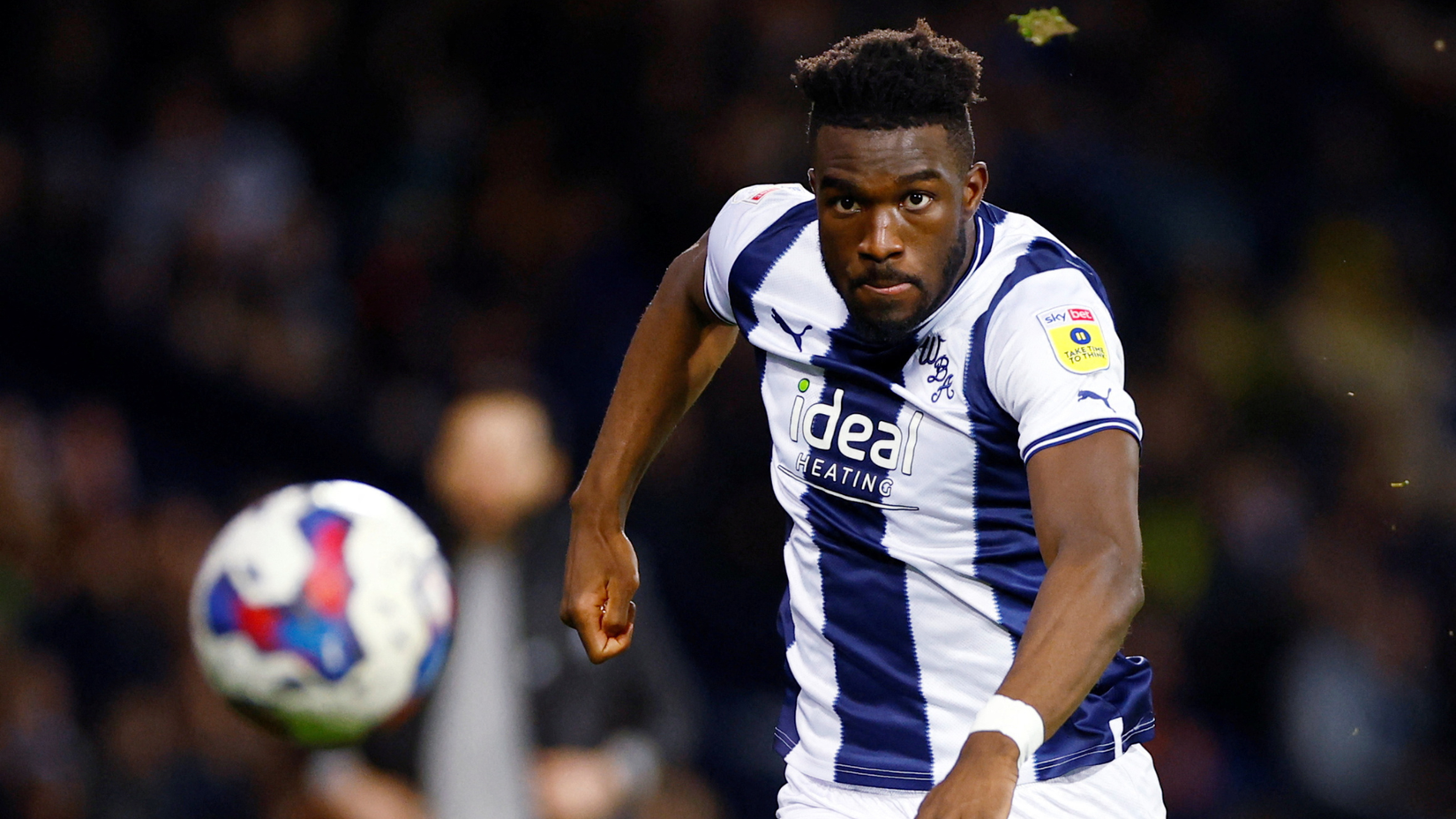 Daryl Dike breaks silence on West Brom situation leaving him "embarrassed"