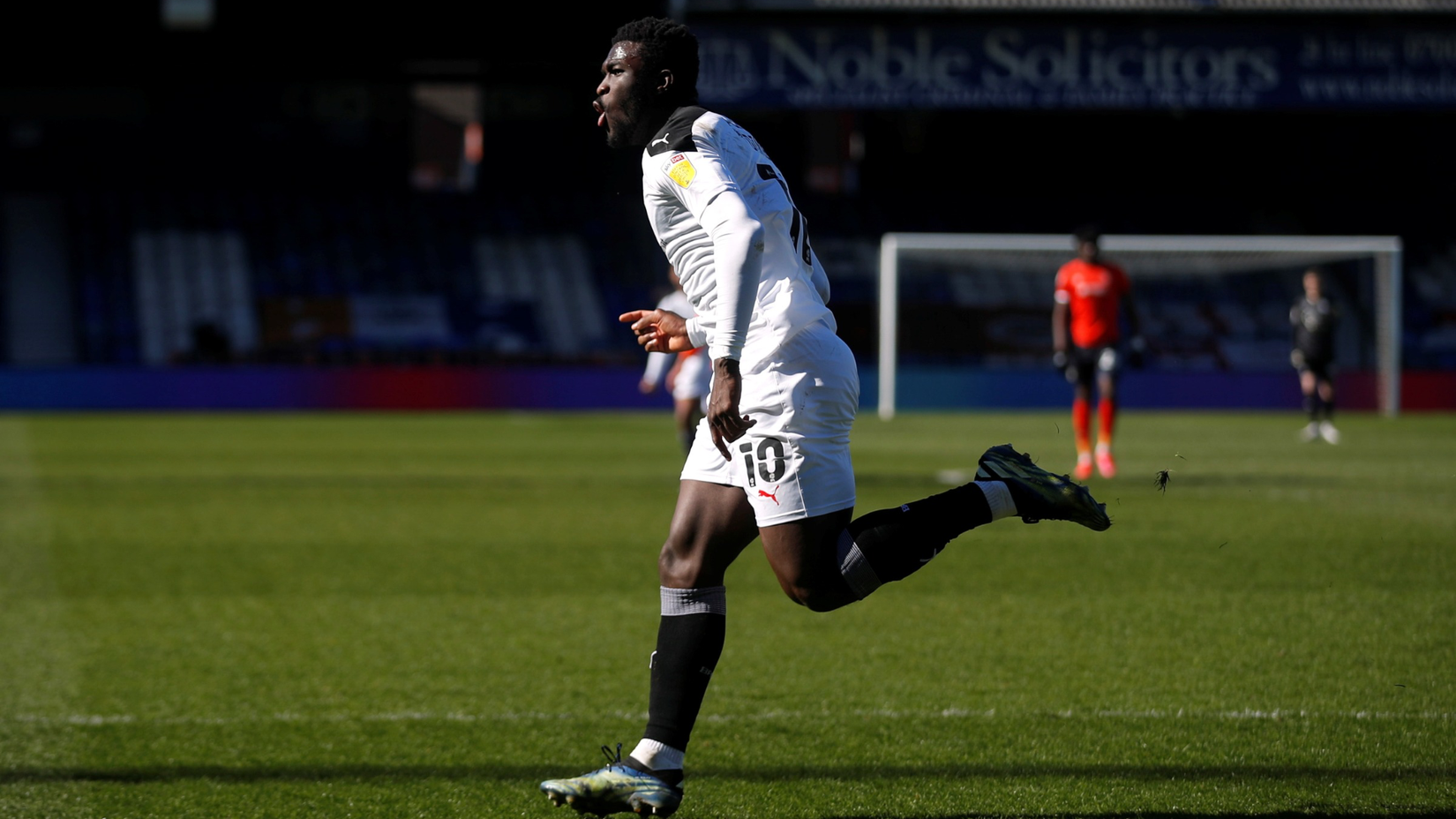 Daryl Dike breaks silence on West Brom situation leaving him "embarrassed"