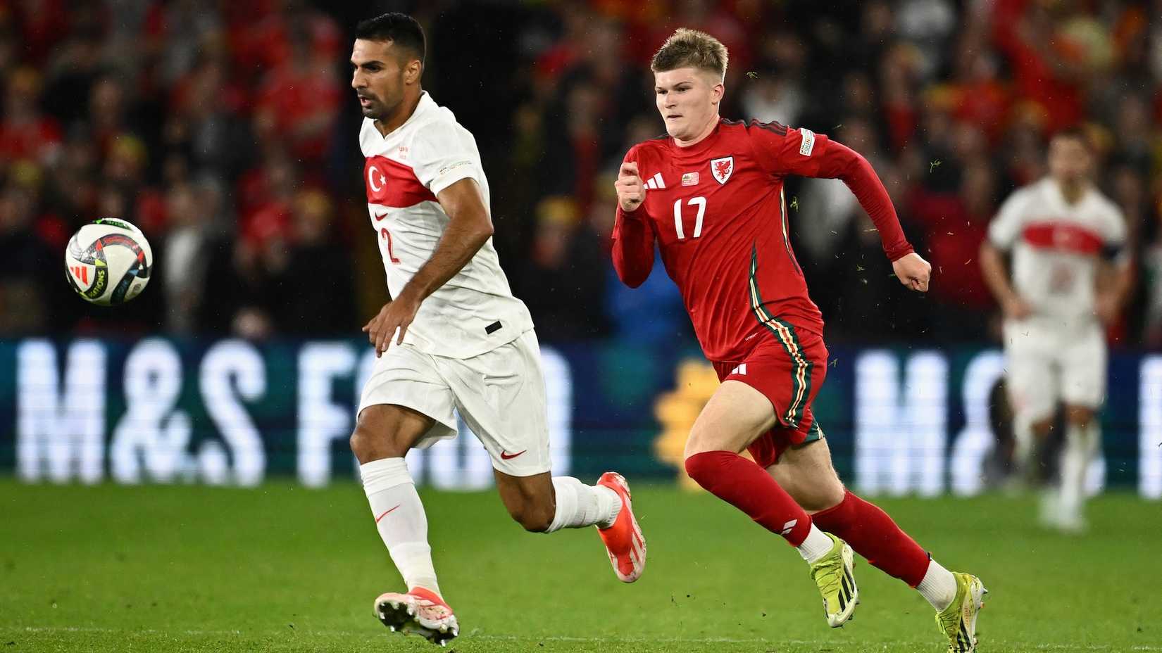 How Wrexham AFC signing Jordan James will impact Lewis O'Brien & Nathan ...