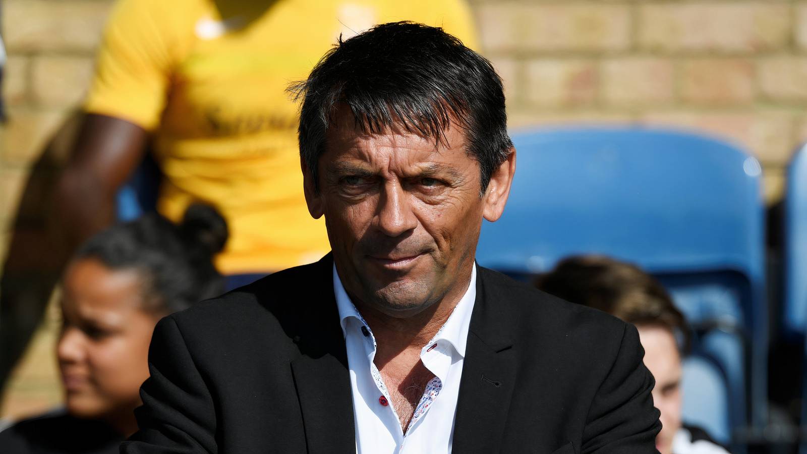Phil Brown sends "pay" demand to Sheffield Wednesday owner Dejphon Chansiri