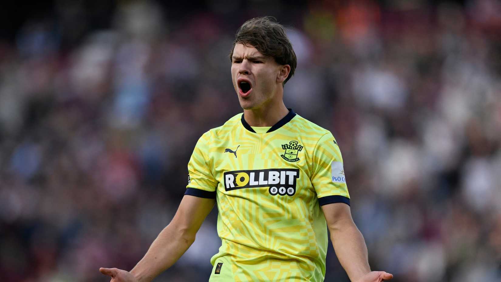 Stockport County should turn to Everton to solve Lewis Bate issue ...