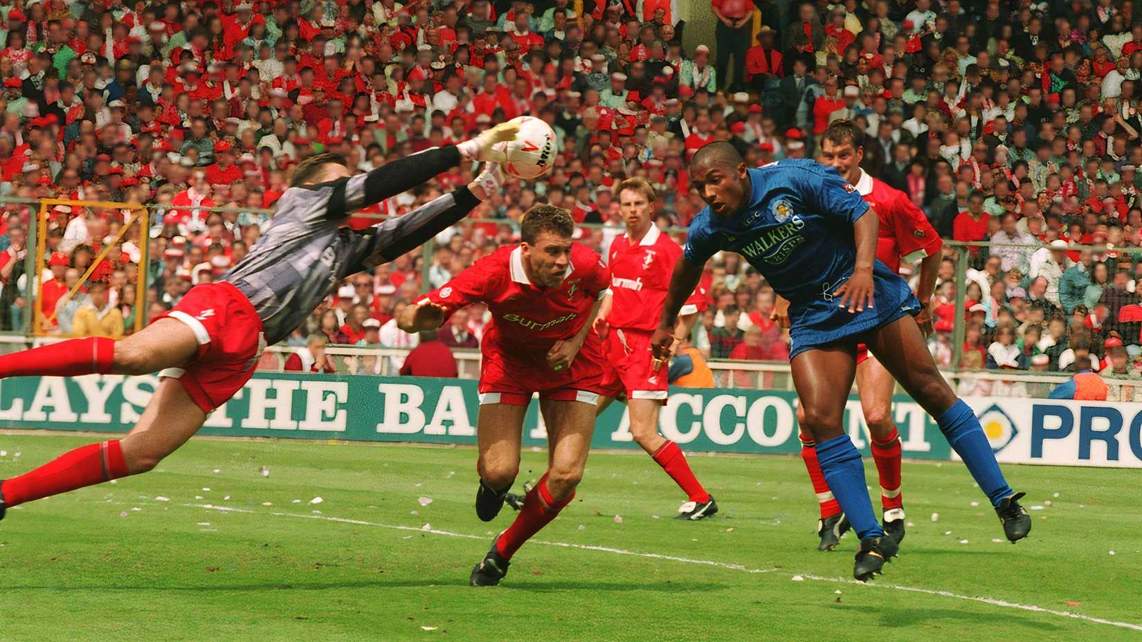 Swindon Town will forever owe Man Utd for County Ground icon Fraser Digby