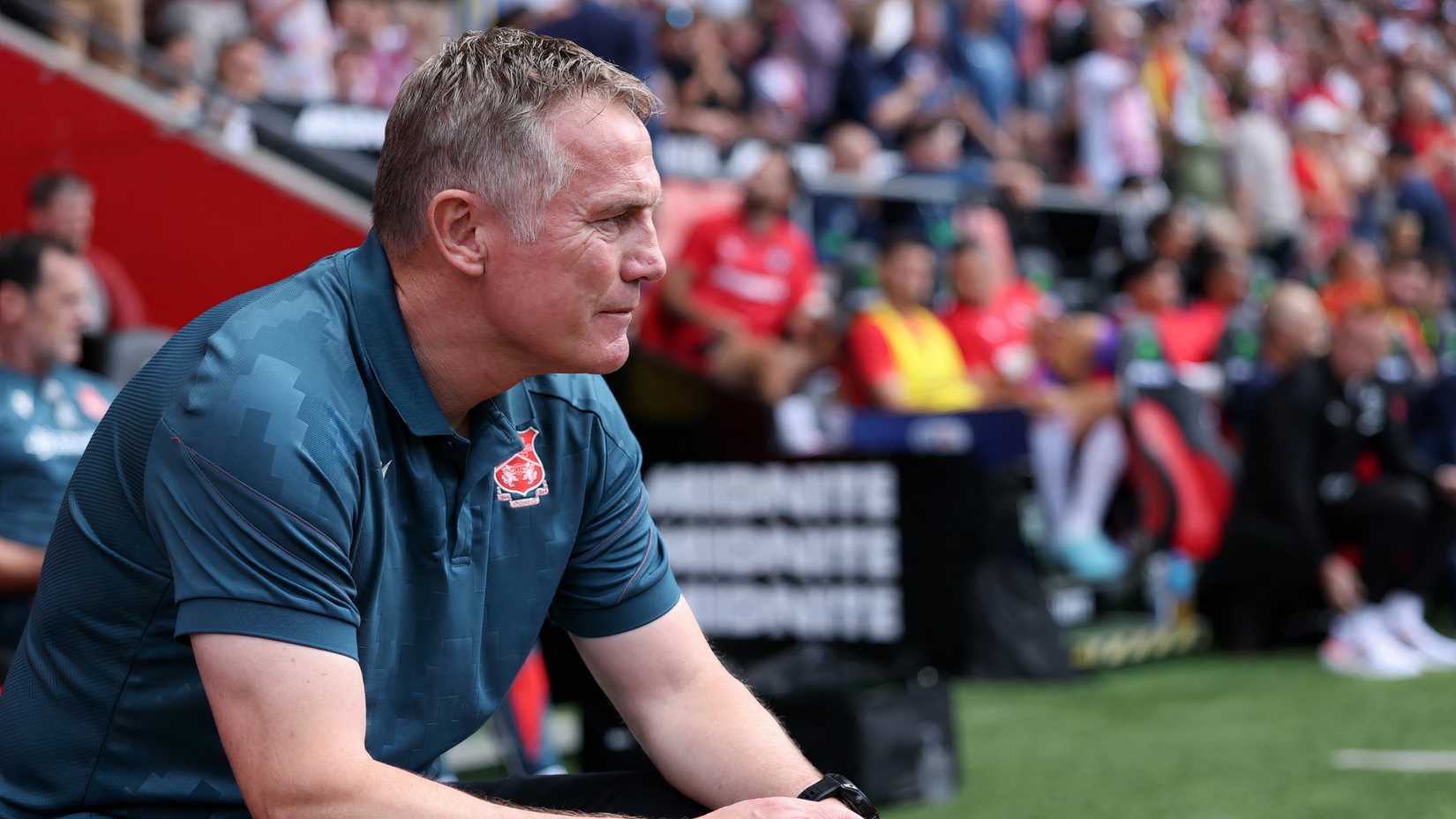 Wrexham should launch bold move to appoint ex-Sheffield Wednesday boss ...