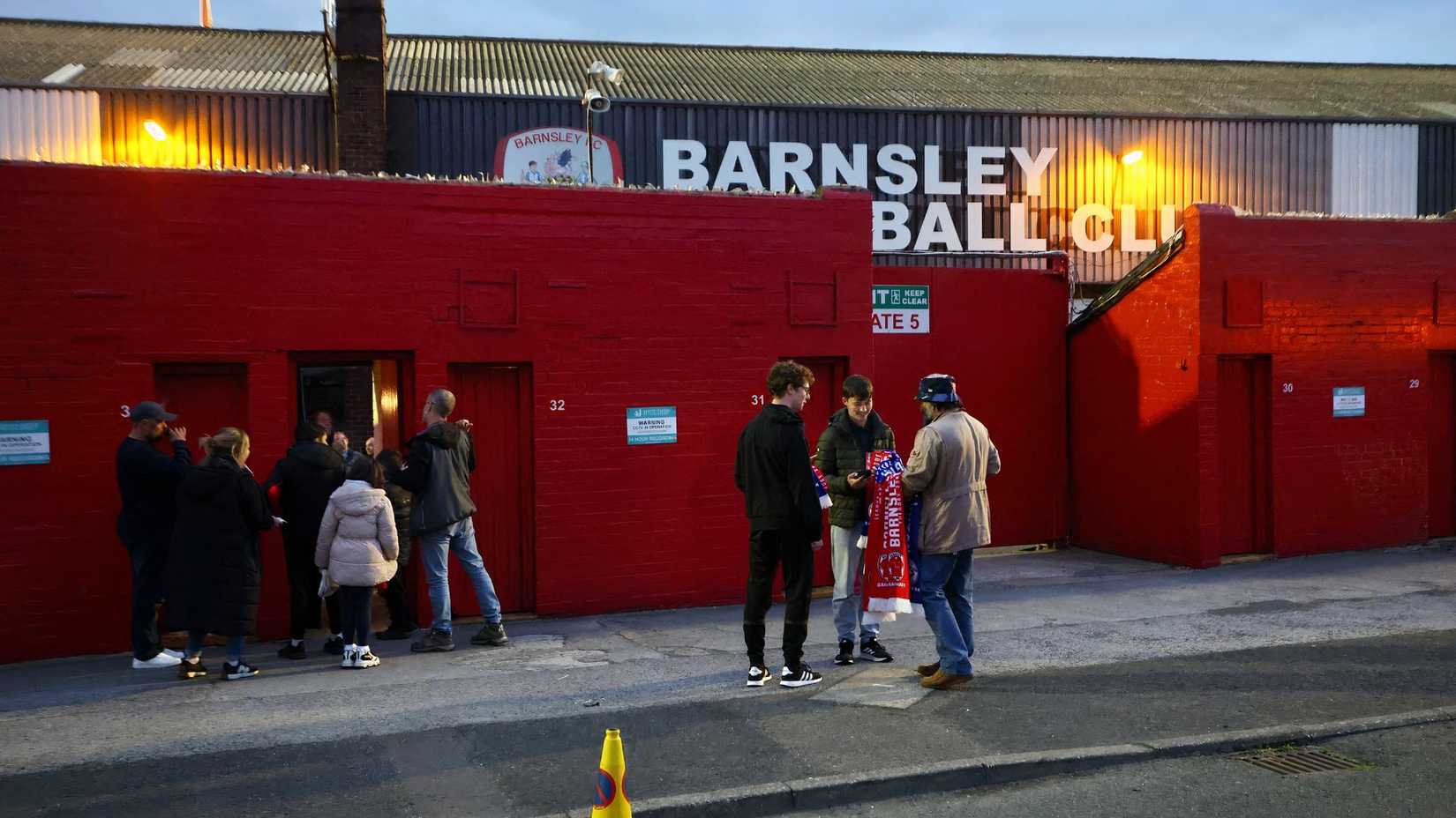 Neil Redfearn sends three-word Barnsley FC message after big Liverpool news