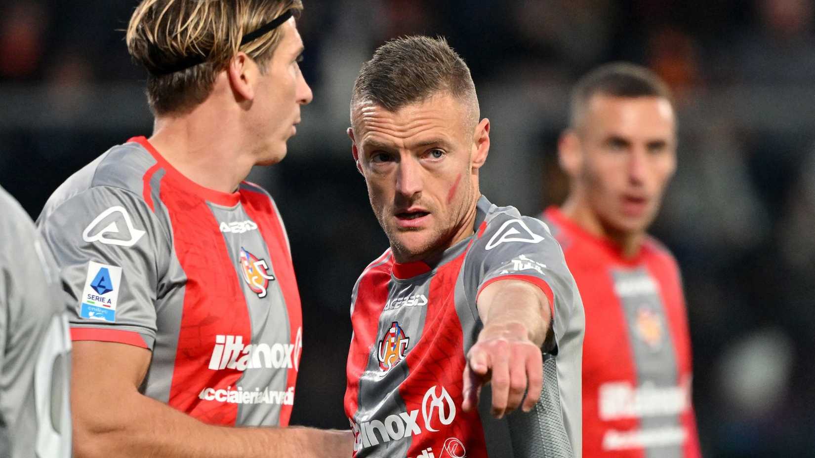 Sheffield Wednesday warned against Jamie Vardy reunion for two clear ...