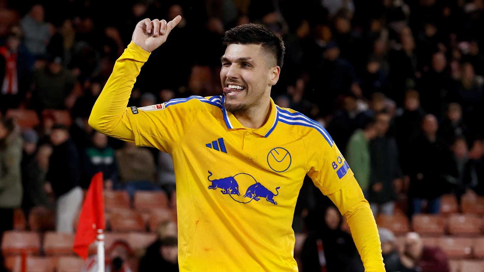 How Leeds United's Joel Piroe feels about joining Middlesbrough FC or ...