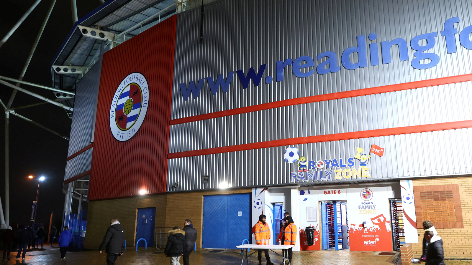 Reading FC reaction given as Nigel Howe hands Rob Couhig shock ...