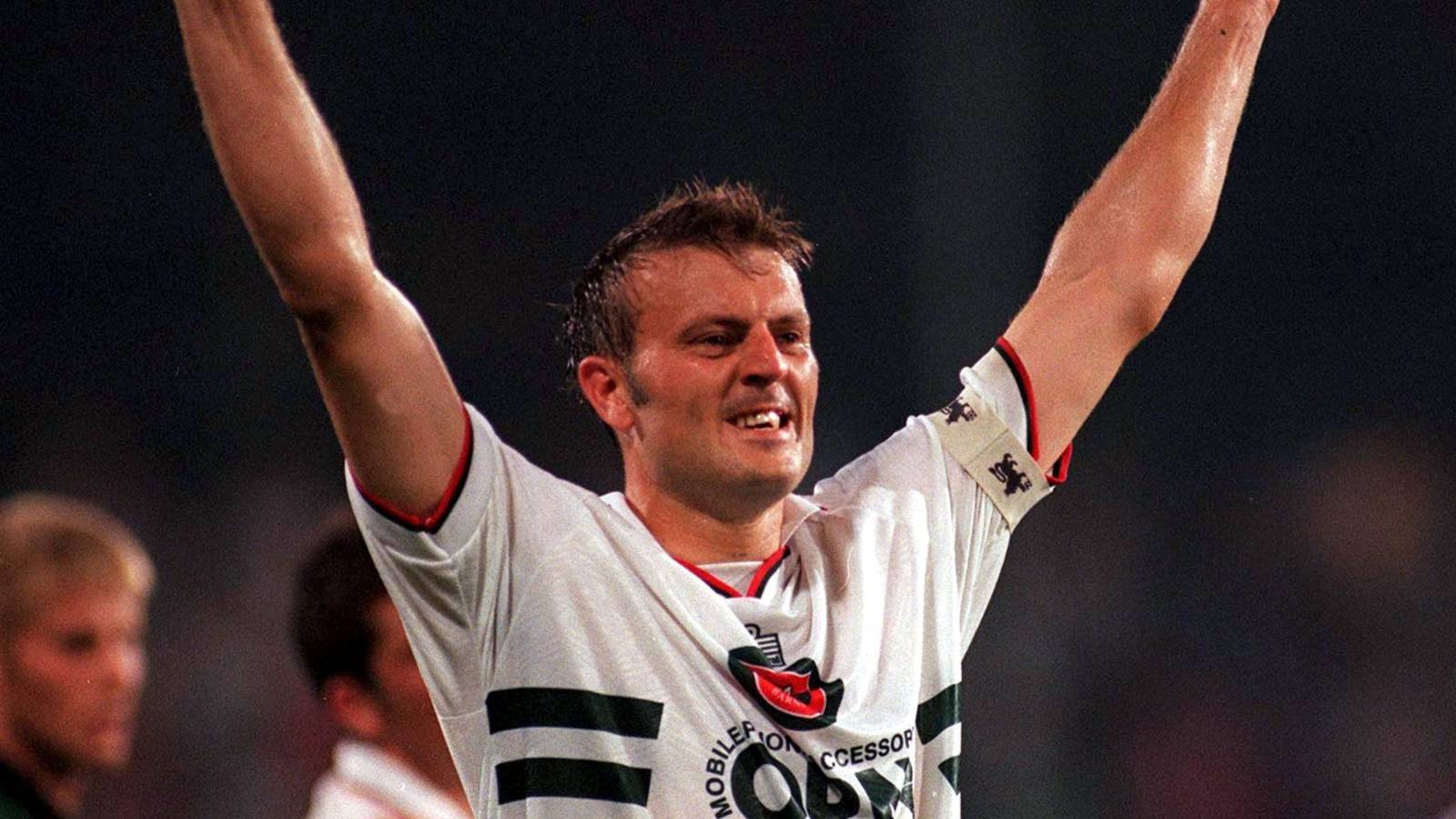 Neil Redfearn sends three-word Barnsley FC message after big Liverpool news