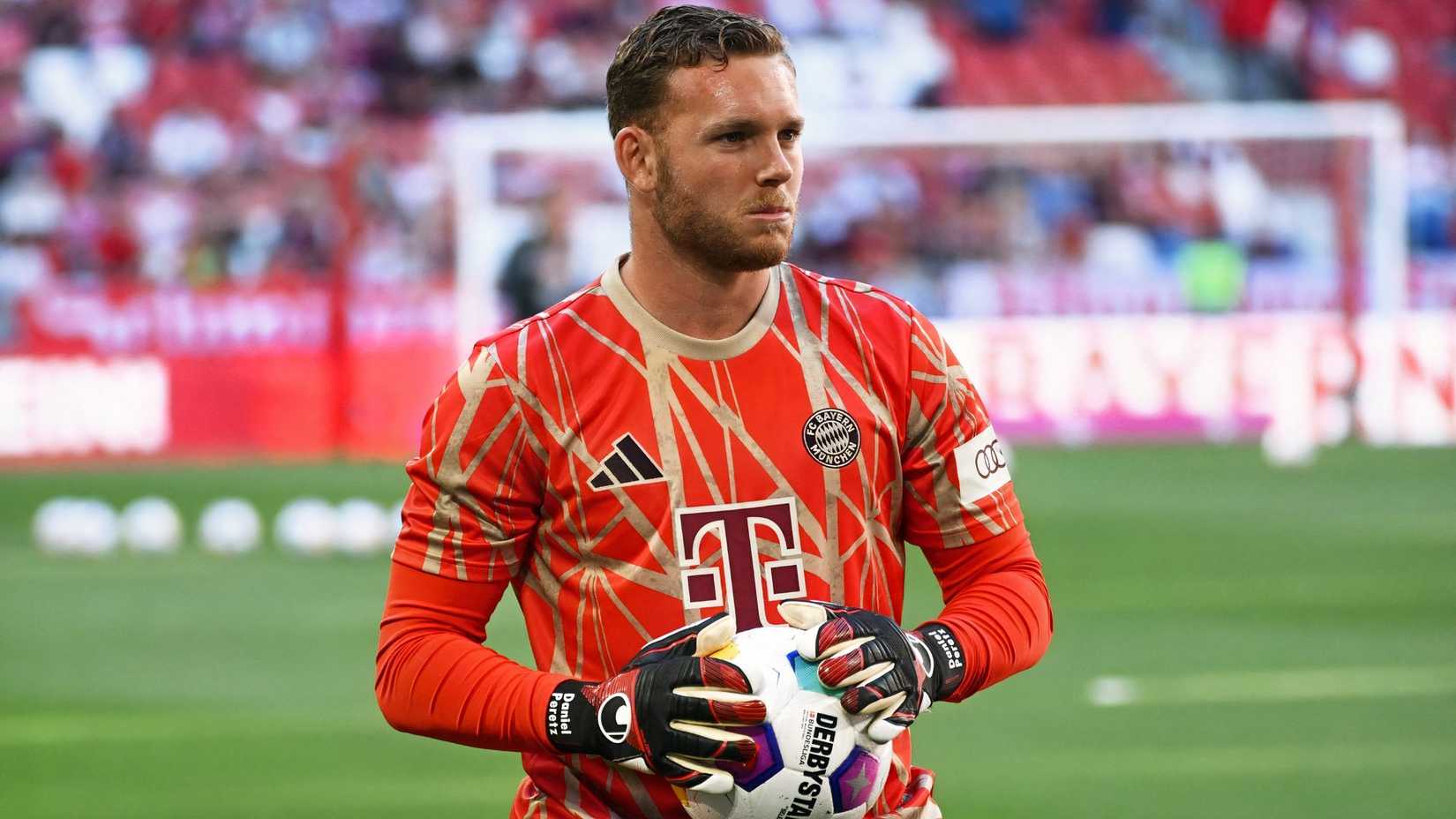 Gavin Bazunu tipped for 'sad' Southampton exit after Tonda Eckert hint