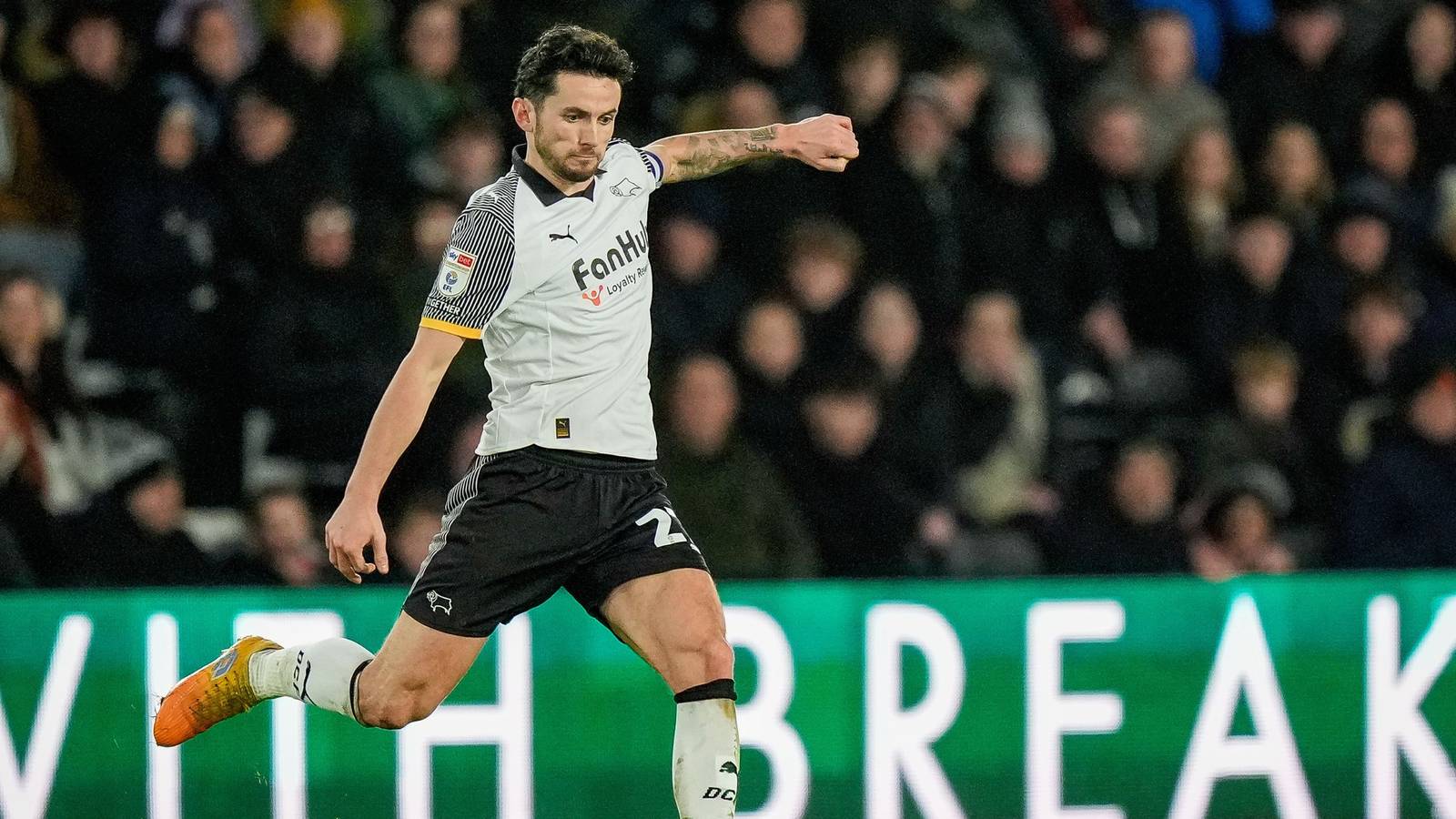 How Lewis Travis reacted to nightmare day in Derby County defeat to ...