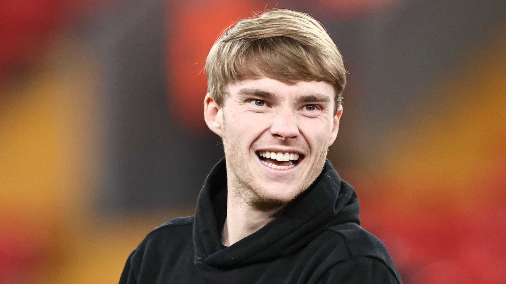 Barnsley facing Luca Connell dilemma as Luton Town lurk - "It doesn’t ...