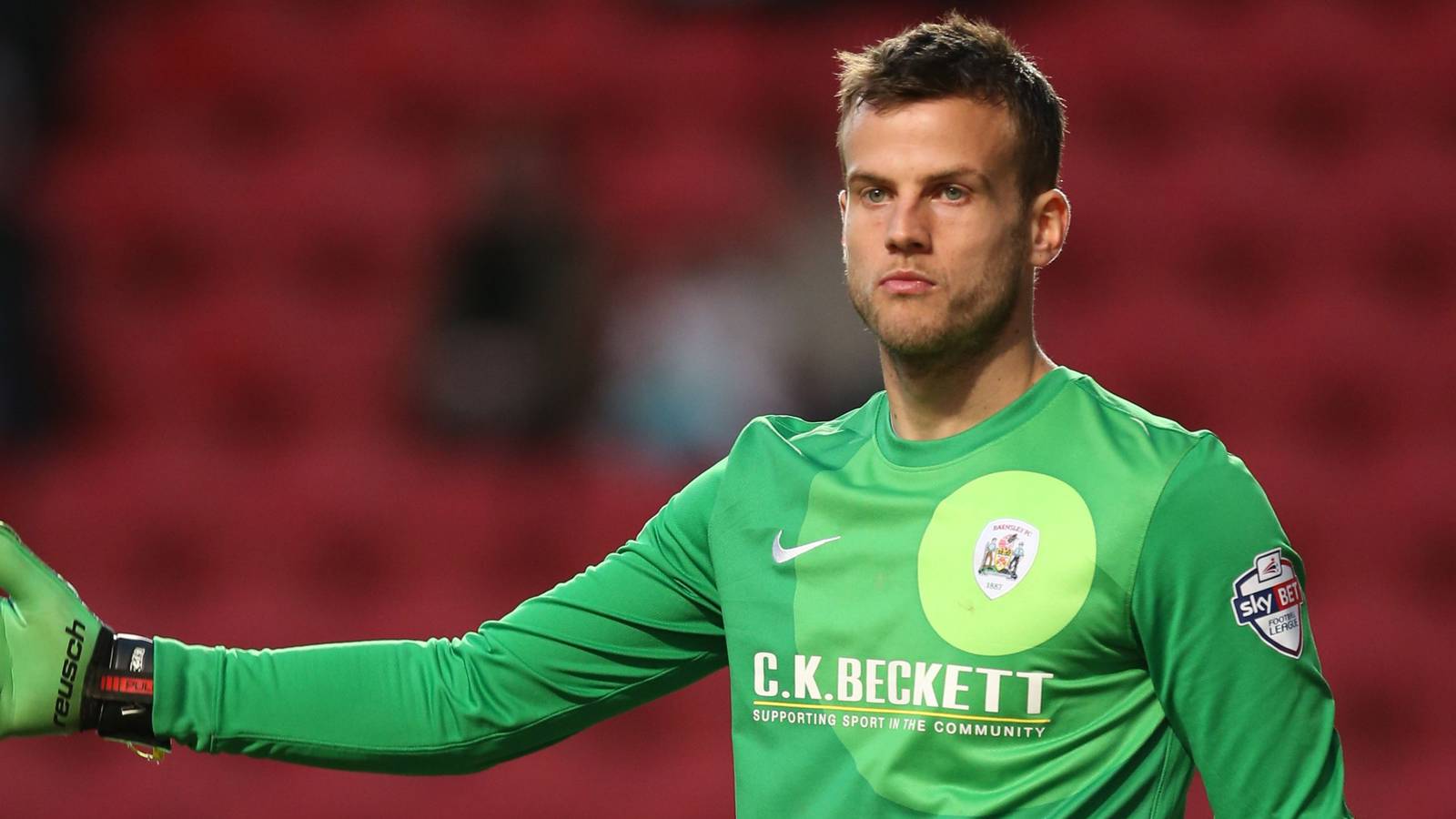 Luke Steele reacts to big Tom Bradshaw moment - Barnsley fans will love ...
