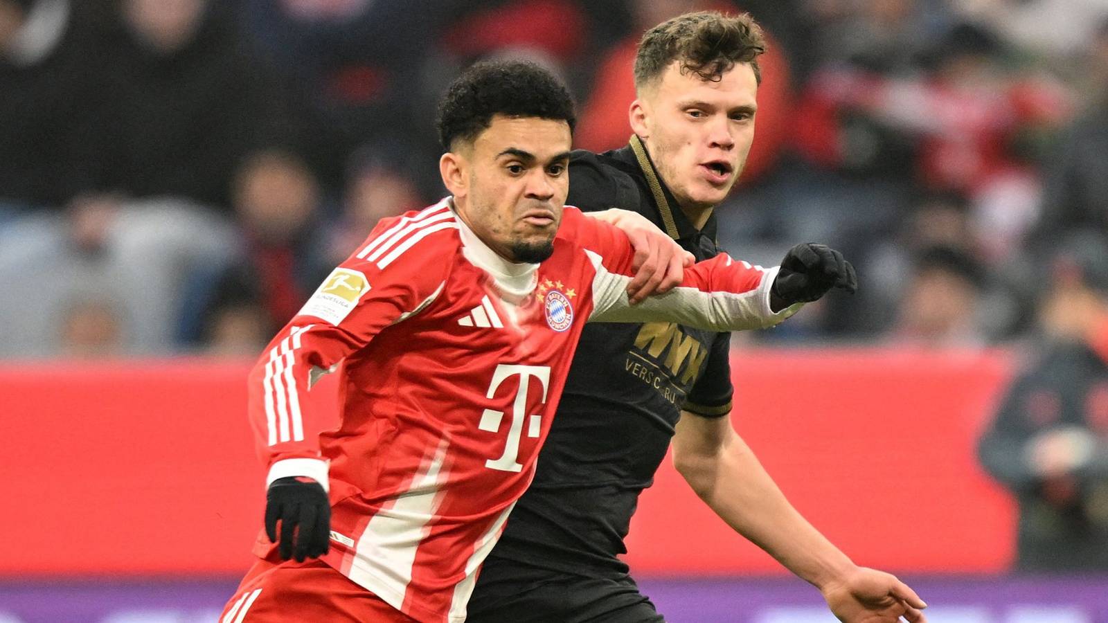 Middlesbrough facing Burnley transfer tussle for FC Augsburg's Robin ...