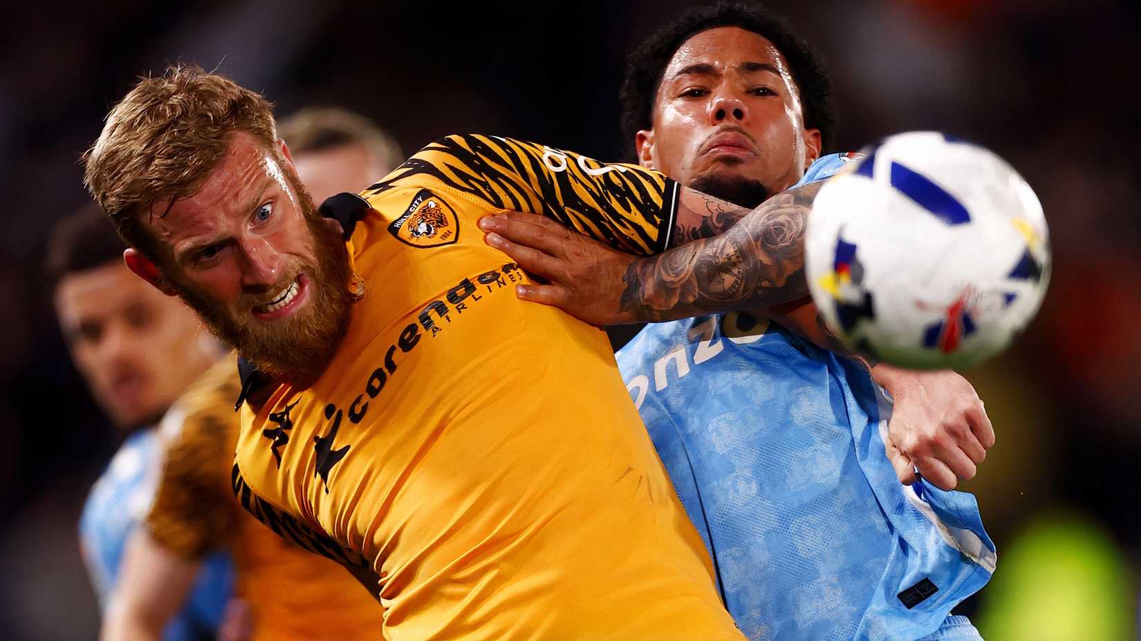 Gus Hamer and Oli Arblaster react to Oli McBurnie's emotional Sheffield ...