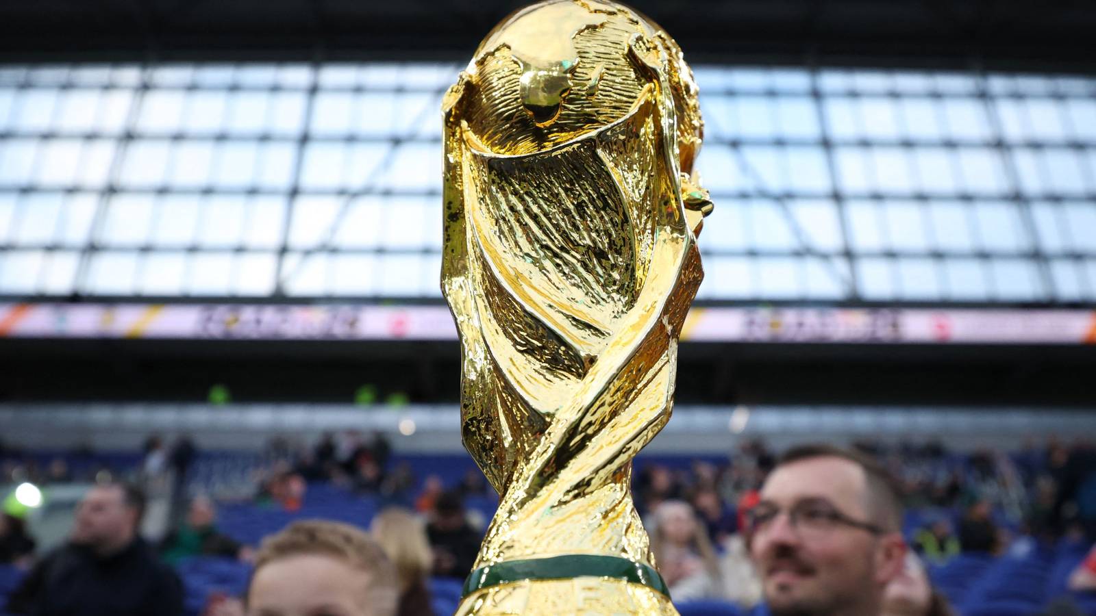 Viral World Cup airport footage sparks outrage - Now Senegal have responded